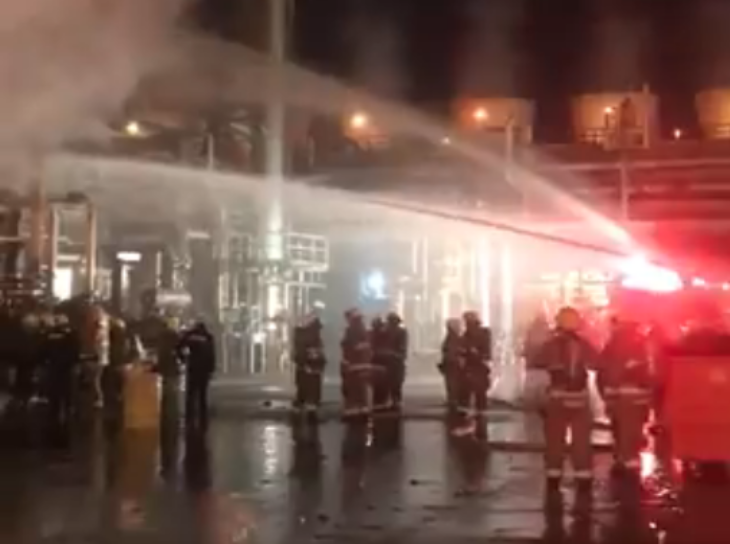 Explosion sparks fire at Marathon Petroleum Refinery in Carson • Long ...